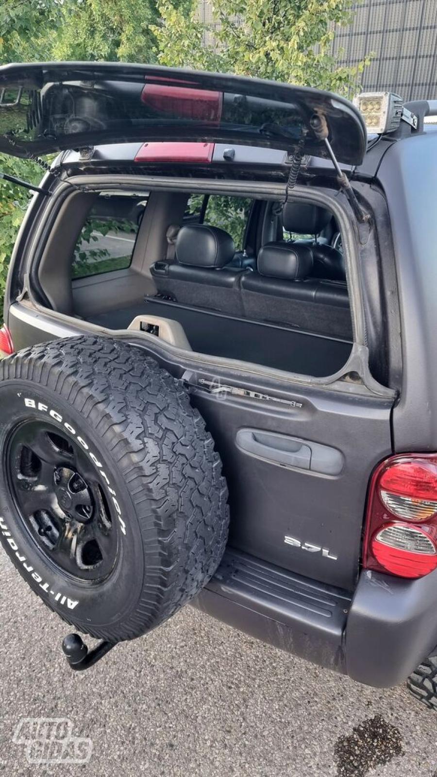 Pelēks Jeep Liberty 2006 Kauņa, ar dzinēja tilpumu 3.70 L un nobraukumu 232 tūkst. km par 6600 €, foto 32 vietnē AUTOMOTO.COM.LV