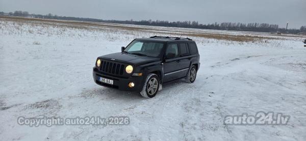 Black Jeep Patriot 2007 in Parnu, with an engine capacity of 2.00 L and mileage of 285 thousand km for 2900 €, photo 3 on AUTOMOTO.COM.LV