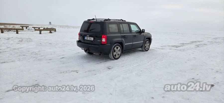 Black Jeep Patriot 2007 in Parnu, with an engine capacity of 2.00 L and mileage of 285 thousand km for 2900 €, photo 4 on AUTOMOTO.COM.LV