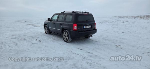 Black Jeep Patriot 2007 in Parnu, with an engine capacity of 2.00 L and mileage of 285 thousand km for 2900 €, photo 5 on AUTOMOTO.COM.LV