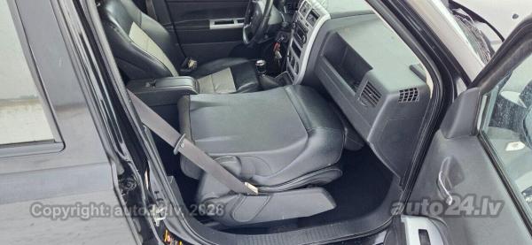 Black Jeep Patriot 2007 in Parnu, with an engine capacity of 2.00 L and mileage of 285 thousand km for 2900 €, photo 11 on AUTOMOTO.COM.LV