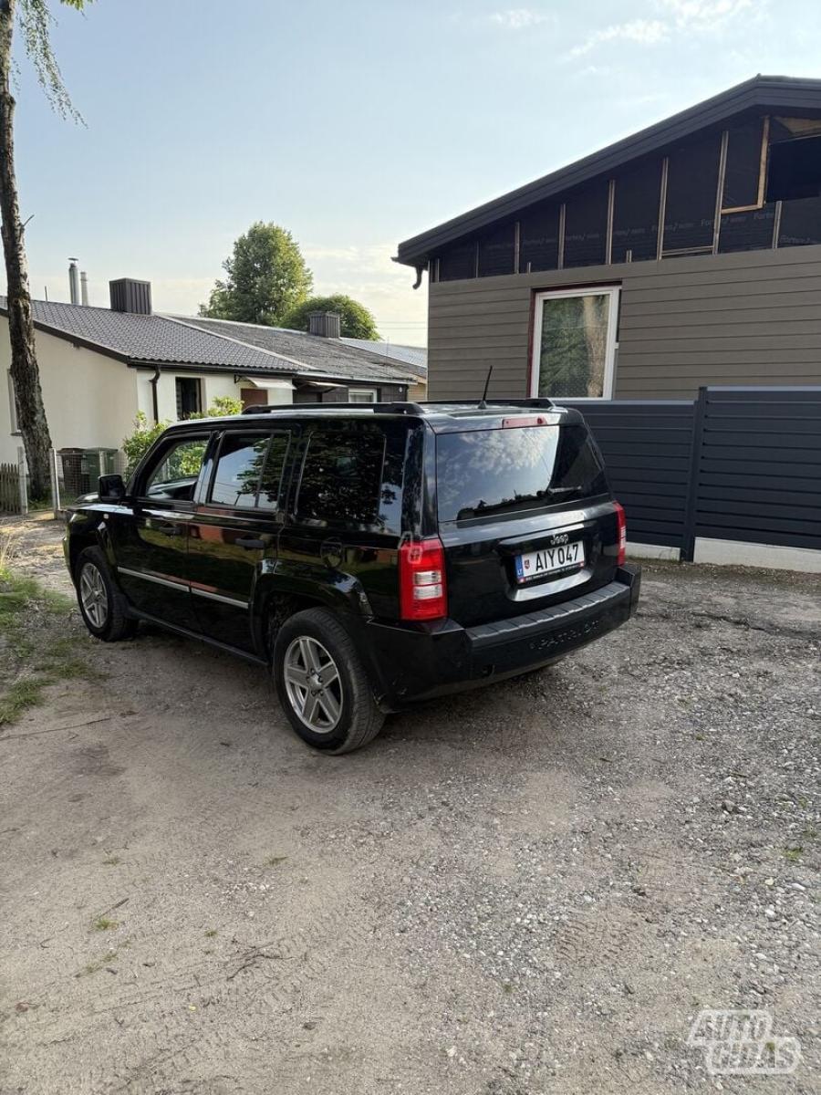 Melns Jeep Patriot 2008 Kauņa, ar dzinēja tilpumu 2.40 L un nobraukumu 289 tūkst. km par 3500 €, foto 5 vietnē AUTOMOTO.COM.LV