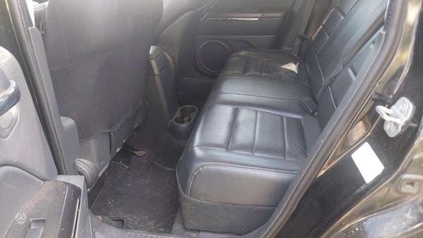 Black Jeep Patriot 2009 in Panevezys, with an engine capacity of 2.00 L and mileage of 285 thousand km for 3500 €, photo 9 on AUTOMOTO.COM.LV