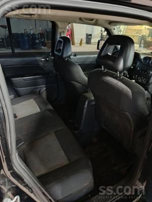 Black Jeep Patriot 2009 in Limbazi, with an engine capacity of 2.00 L and mileage of 258 thousand km for 2700 €, photo 5 on AUTOMOTO.COM.LV