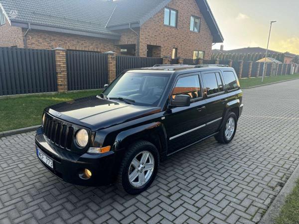 Black Jeep Patriot 2010 in Klaipeda, with an engine capacity of 2.20 L and mileage of 328 thousand km for 3150 €, photo 1 on AUTOMOTO.COM.LV