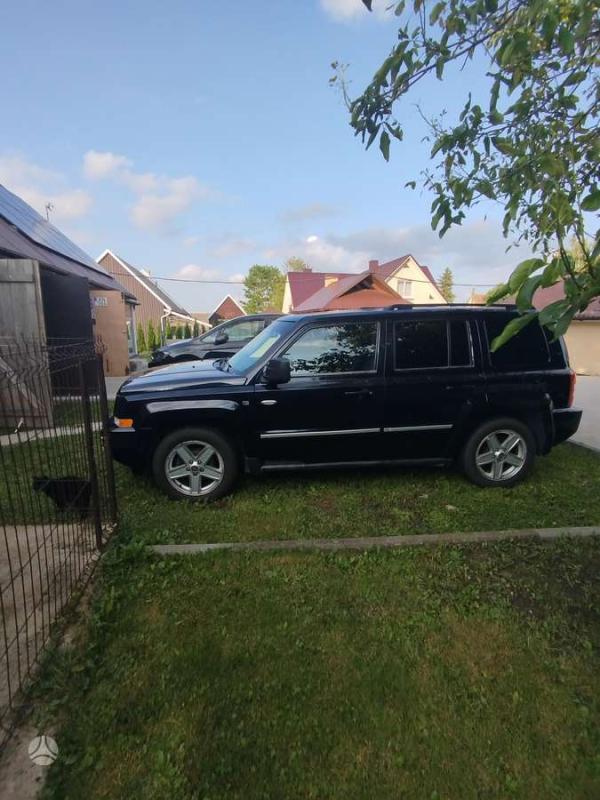 Zils Jeep Patriot 2010 Kėdainiai, ar dzinēja tilpumu 2.40 L un nobraukumu 211 tūkst. km par 3000 €, foto 4 vietnē AUTOMOTO.COM.LV