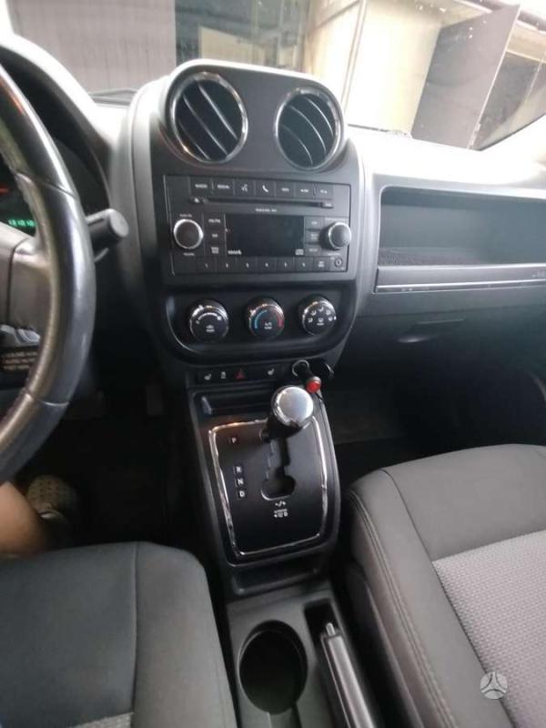 Zils Jeep Patriot 2010 Kėdainiai, ar dzinēja tilpumu 2.40 L un nobraukumu 211 tūkst. km par 3000 €, foto 7 vietnē AUTOMOTO.COM.LV