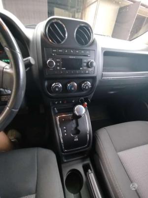 Zils Jeep Patriot 2010 Kėdainiai, ar dzinēja tilpumu 2.40 L un nobraukumu 211 tūkst. km par 3000 €, foto 8 vietnē AUTOMOTO.COM.LV