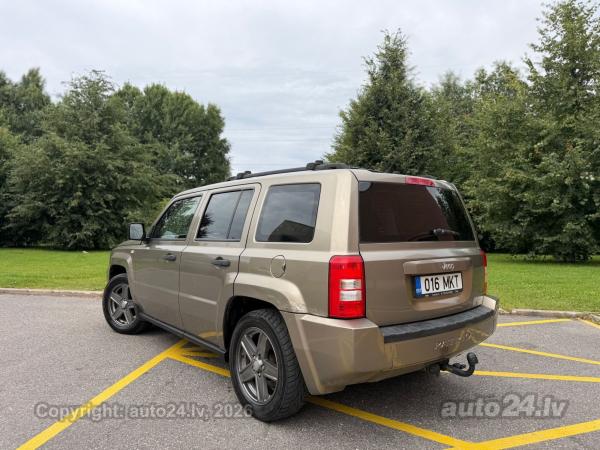 Brūns Jeep Patriot 2007 Tallina, ar dzinēja tilpumu 2.40 L un nobraukumu 310 tūkst. km par 2000 €, foto 6 vietnē AUTOMOTO.COM.LV