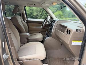 Brūns Jeep Patriot 2007 Tallina, ar dzinēja tilpumu 2.40 L un nobraukumu 310 tūkst. km par 2000 €, foto 12 vietnē AUTOMOTO.COM.LV