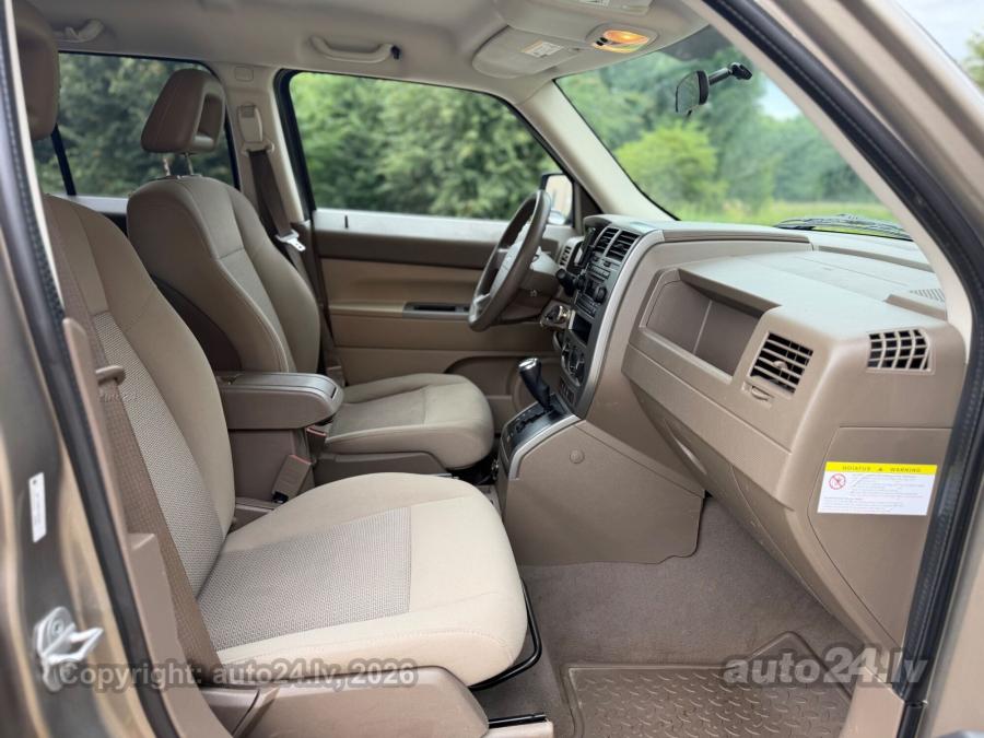 Brūns Jeep Patriot 2007 Tallina, ar dzinēja tilpumu 2.40 L un nobraukumu 310 tūkst. km par 2000 €, foto 12 vietnē AUTOMOTO.COM.LV