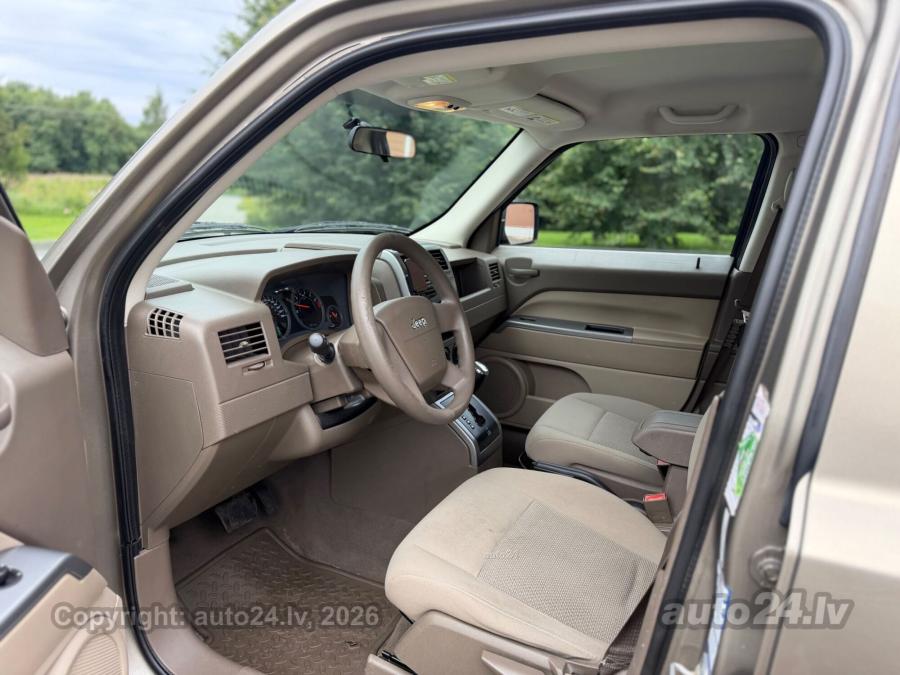 Brūns Jeep Patriot 2007 Tallina, ar dzinēja tilpumu 2.40 L un nobraukumu 310 tūkst. km par 2000 €, foto 13 vietnē AUTOMOTO.COM.LV