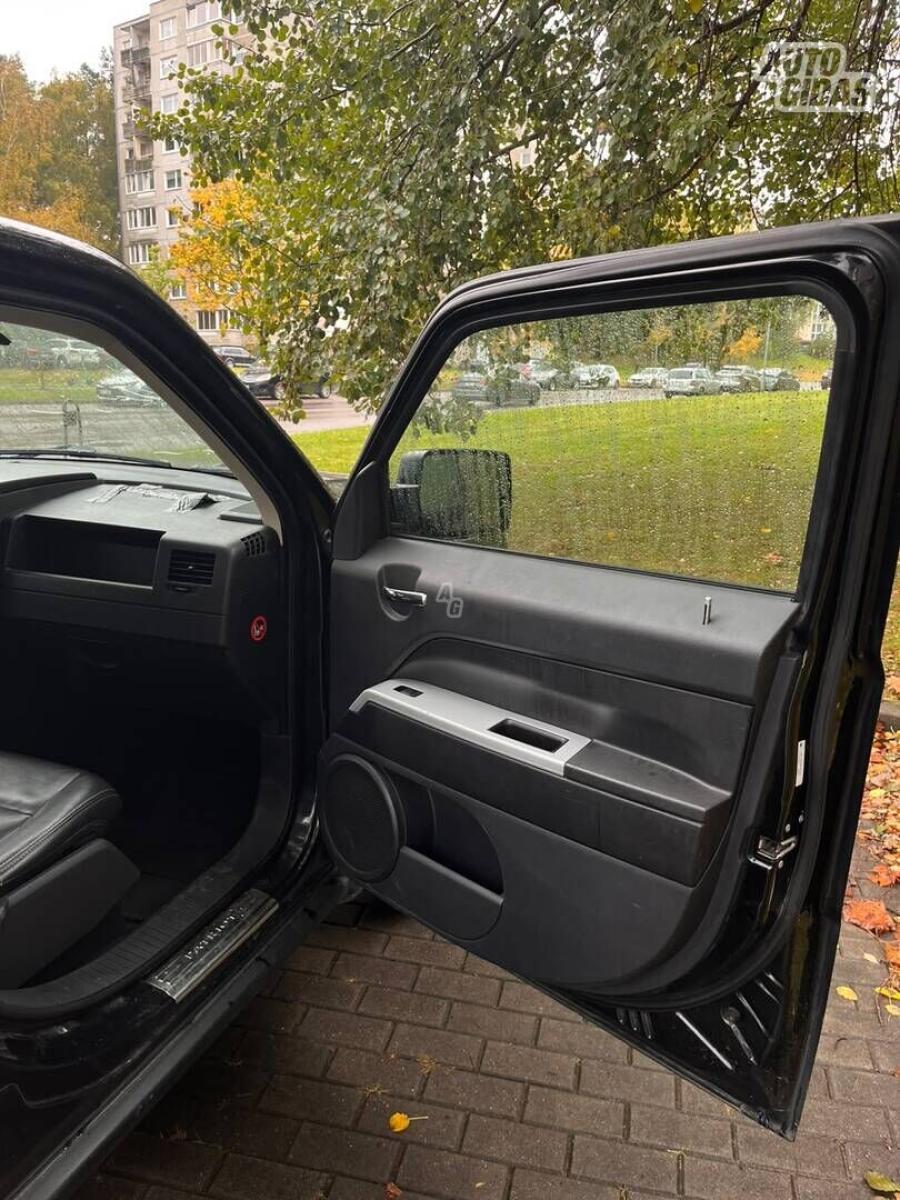 Jeep Patriot 2022 in Vilnius, with an engine capacity of 2.40 L and mileage of 293 thousand km for 2000 €, photo 10 on AUTOMOTO.COM.LV