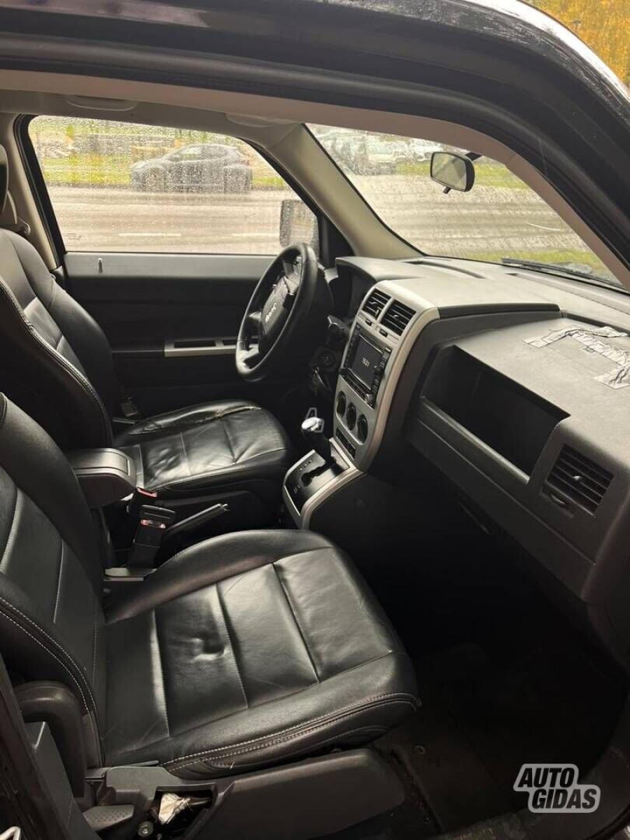 Jeep Patriot 2022 in Vilnius, with an engine capacity of 2.40 L and mileage of 293 thousand km for 2000 €, photo 11 on AUTOMOTO.COM.LV