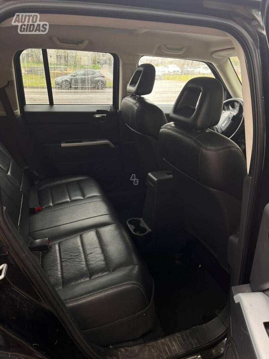 Jeep Patriot 2022 in Vilnius, with an engine capacity of 2.40 L and mileage of 293 thousand km for 2000 €, photo 12 on AUTOMOTO.COM.LV