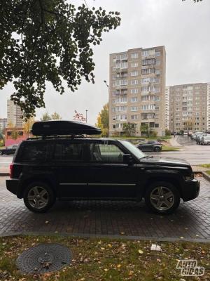Jeep Patriot 2022 in Vilnius, with an engine capacity of 2.40 L and mileage of 293 thousand km for 2000 €, photo 17 on AUTOMOTO.COM.LV