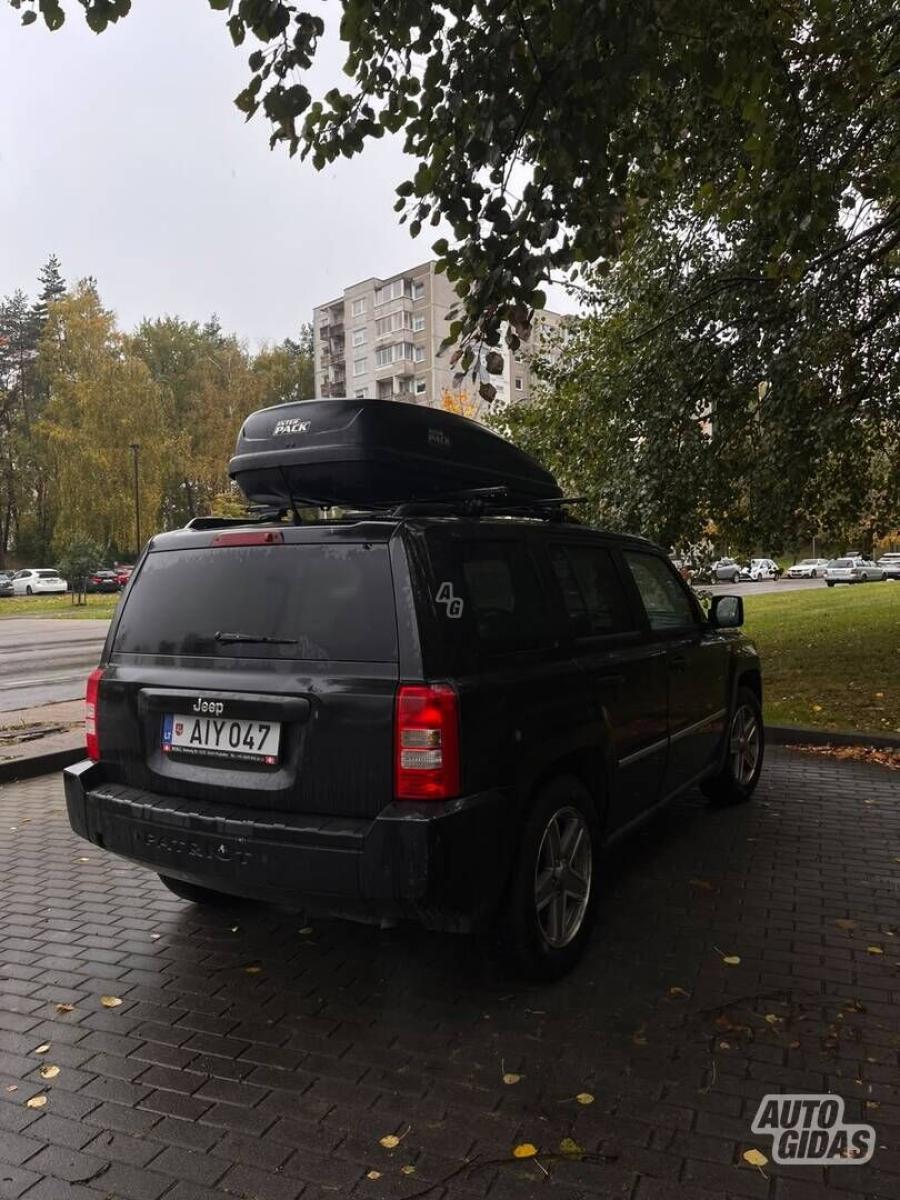 Jeep Patriot 2022 in Vilnius, with an engine capacity of 2.40 L and mileage of 293 thousand km for 2000 €, photo 18 on AUTOMOTO.COM.LV