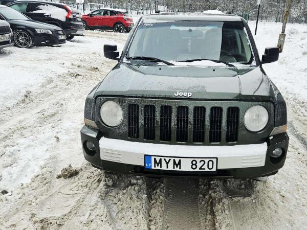 Zaļš Jeep Patriot 2007 Viļņa, ar dzinēja tilpumu 2.40 L un nobraukumu 169 tūkst. km par 3299 €, foto 3 vietnē AUTOMOTO.COM.LV
