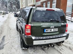 Green Jeep Patriot 2007 in Vilnius, with an engine capacity of 2.40 L and mileage of 169 thousand km for 3299 €, photo 6 on AUTOMOTO.COM.LV