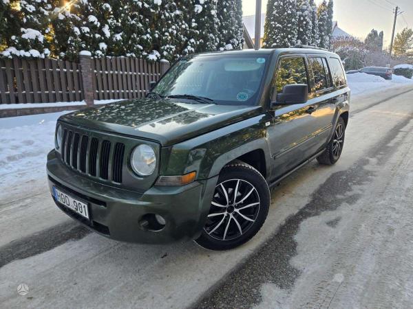 Green Jeep Patriot 2008 in Vilnius, with an engine capacity of 2.00 L and mileage of 250 thousand km for 3850 €, photo 2 on AUTOMOTO.COM.LV