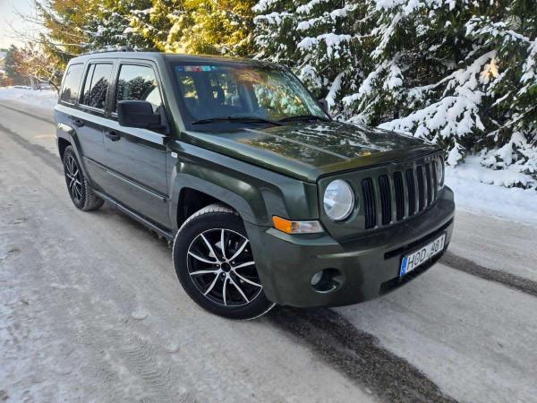 Green Jeep Patriot 2008 in Vilnius, with an engine capacity of 2.00 L and mileage of 250 thousand km for 3850 €, photo 4 on AUTOMOTO.COM.LV
