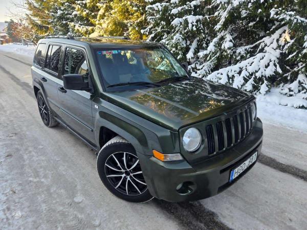 Green Jeep Patriot 2008 in Vilnius, with an engine capacity of 2.00 L and mileage of 250 thousand km for 3850 €, photo 5 on AUTOMOTO.COM.LV