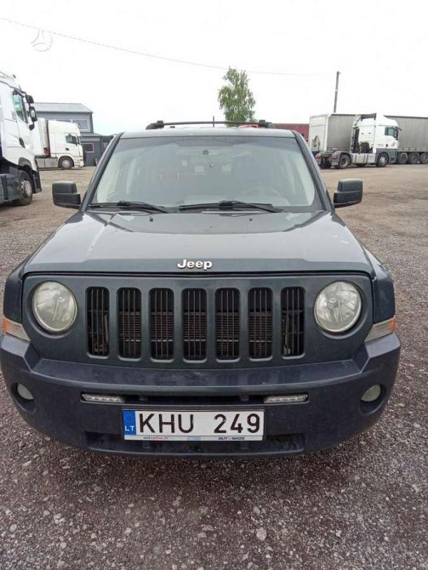 Green Jeep Patriot 2008 in Siauliai, with an engine capacity of 1.97 L and mileage of 123457 thousand km for 1500 €, photo 1 on AUTOMOTO.COM.LV