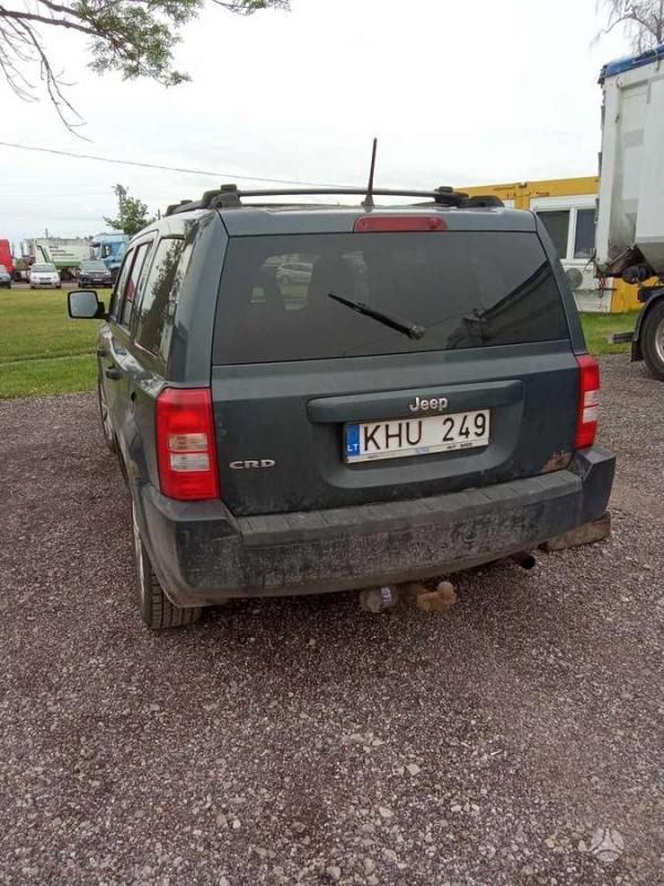 Green Jeep Patriot 2008 in Siauliai, with an engine capacity of 1.97 L and mileage of 123457 thousand km for 1500 €, photo 4 on AUTOMOTO.COM.LV