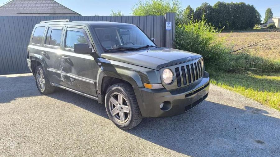 Zaļš Jeep Patriot 2009 Kazlų Rūda, ar dzinēja tilpumu 2.00 L un nobraukumu 300 tūkst. km par 1300 €, foto 5 vietnē AUTOMOTO.COM.LV