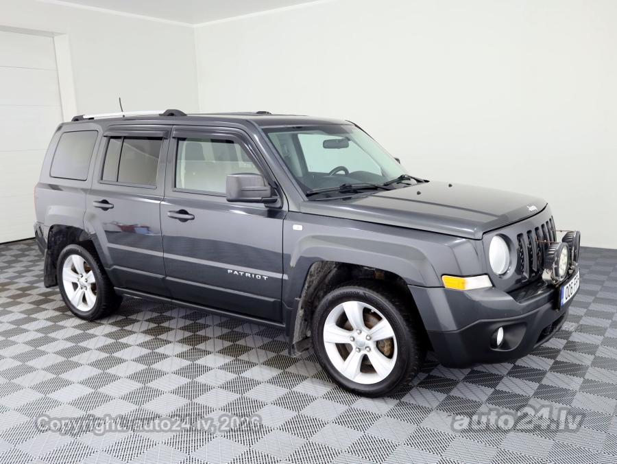 Grey Jeep Patriot 2012 in Tallinn, with an engine capacity of 2.10 L and mileage of 284 thousand km for 4999 €, photo 1 on AUTOMOTO.COM.LV