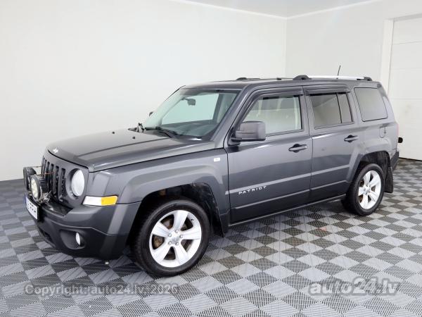 Grey Jeep Patriot 2012 in Tallinn, with an engine capacity of 2.10 L and mileage of 284 thousand km for 4999 €, photo 3 on AUTOMOTO.COM.LV