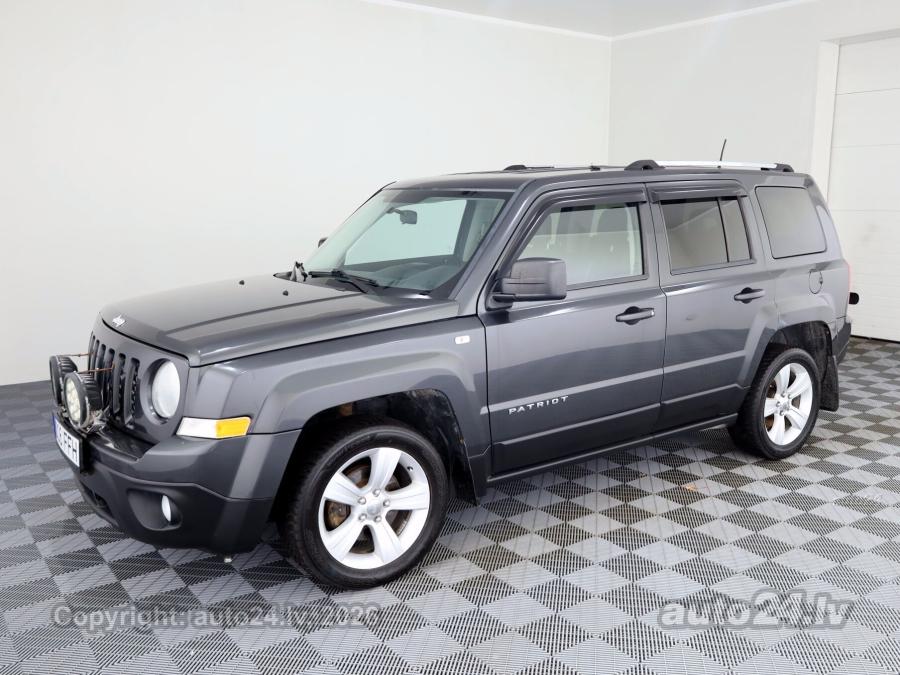 Grey Jeep Patriot 2012 in Tallinn, with an engine capacity of 2.10 L and mileage of 284 thousand km for 4999 €, photo 3 on AUTOMOTO.COM.LV