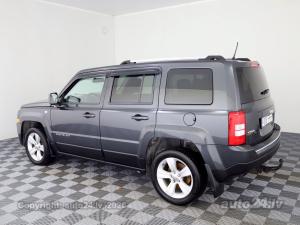 Grey Jeep Patriot 2012 in Tallinn, with an engine capacity of 2.10 L and mileage of 284 thousand km for 4999 €, photo 5 on AUTOMOTO.COM.LV