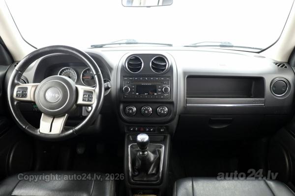 Grey Jeep Patriot 2012 in Tallinn, with an engine capacity of 2.10 L and mileage of 284 thousand km for 4999 €, photo 6 on AUTOMOTO.COM.LV