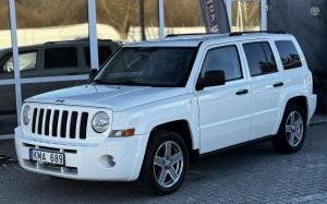 White Jeep Patriot 2008 in Radviliskis, with an engine capacity of 2.00 L and mileage of 242 thousand km for 4650 €, photo 3 on AUTOMOTO.COM.LV