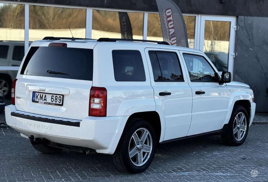 White Jeep Patriot 2008 in Radviliskis, with an engine capacity of 2.00 L and mileage of 242 thousand km for 4650 €, photo 10 on AUTOMOTO.COM.LV