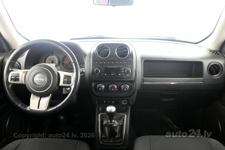 Balts Jeep Patriot 2011 Tallina, ar dzinēja tilpumu 2.10 L un nobraukumu 237 tūkst. km par 3999 €, foto 5 vietnē AUTOMOTO.COM.LV