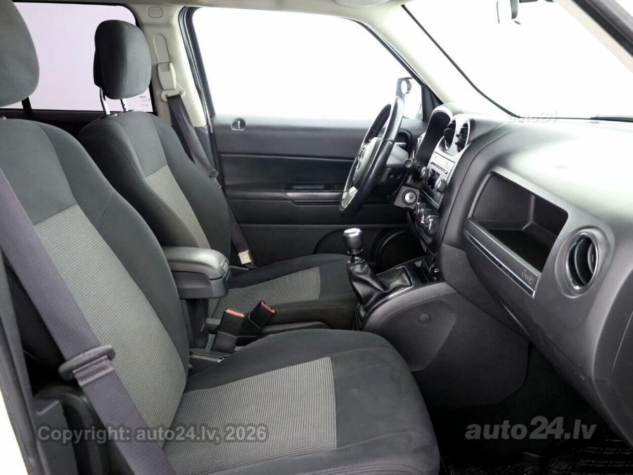 Balts Jeep Patriot 2011 Tallina, ar dzinēja tilpumu 2.10 L un nobraukumu 237 tūkst. km par 3999 €, foto 6 vietnē AUTOMOTO.COM.LV
