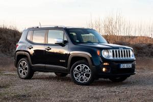 Black Jeep Renegade 2015 in Riga, with an engine capacity of 2.00 L and mileage of 225 thousand km for 11495 €, photo 1 on AUTOMOTO.COM.LV