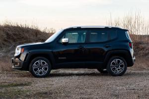Black Jeep Renegade 2015 in Riga, with an engine capacity of 2.00 L and mileage of 225 thousand km for 11495 €, photo 10 on AUTOMOTO.COM.LV