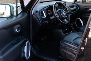 Black Jeep Renegade 2015 in Riga, with an engine capacity of 2.00 L and mileage of 225 thousand km for 11495 €, photo 14 on AUTOMOTO.COM.LV