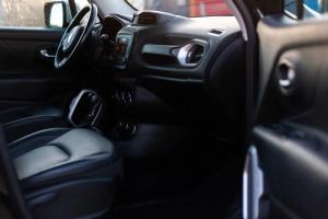 Black Jeep Renegade 2015 in Riga, with an engine capacity of 2.00 L and mileage of 225 thousand km for 11495 €, photo 20 on AUTOMOTO.COM.LV