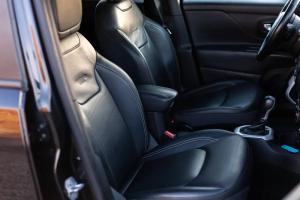 Black Jeep Renegade 2015 in Riga, with an engine capacity of 2.00 L and mileage of 225 thousand km for 11495 €, photo 21 on AUTOMOTO.COM.LV