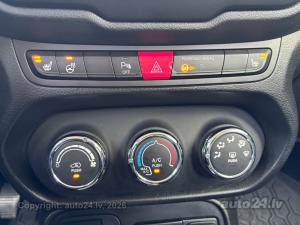 Black Jeep Renegade 2015 in Paide, with an engine capacity of 1.40 L and mileage of 128 thousand km for 7390 €, photo 17 on AUTOMOTO.COM.LV