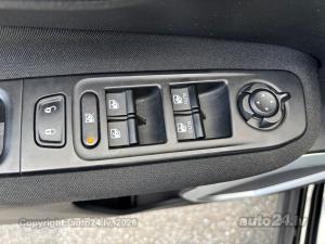 Black Jeep Renegade 2015 in Paide, with an engine capacity of 1.40 L and mileage of 128 thousand km for 7390 €, photo 18 on AUTOMOTO.COM.LV