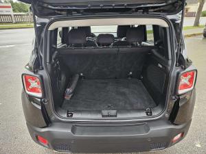 Black Jeep Renegade 2016 in Siauliai, with an engine capacity of 1.60 L and mileage of 252 thousand km for 7450 €, photo 13 on AUTOMOTO.COM.LV