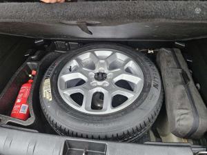Black Jeep Renegade 2016 in Siauliai, with an engine capacity of 1.60 L and mileage of 252 thousand km for 7450 €, photo 14 on AUTOMOTO.COM.LV