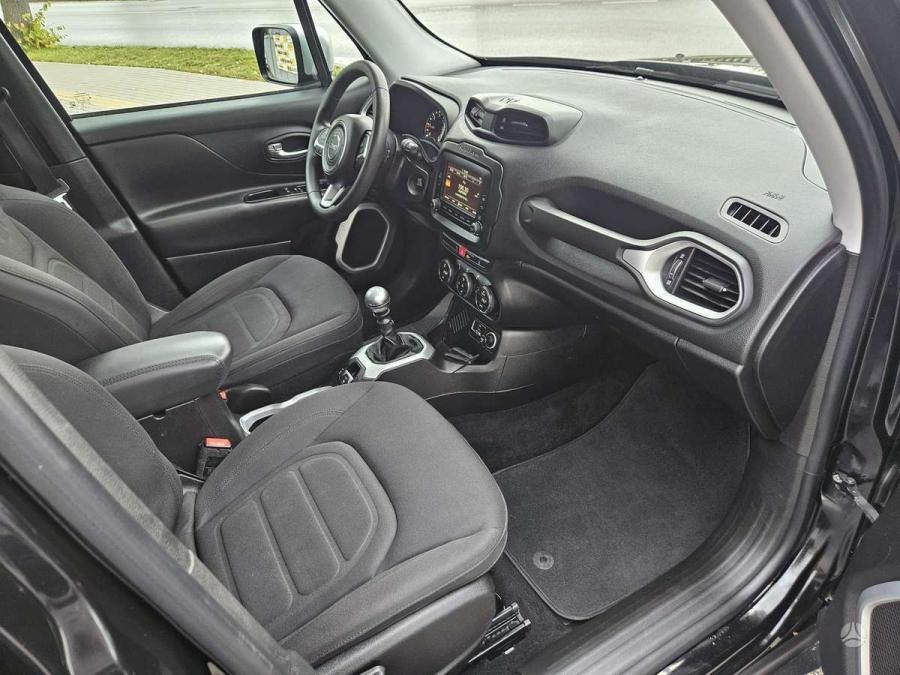 Black Jeep Renegade 2016 in Siauliai, with an engine capacity of 1.60 L and mileage of 252 thousand km for 7450 €, photo 16 on AUTOMOTO.COM.LV