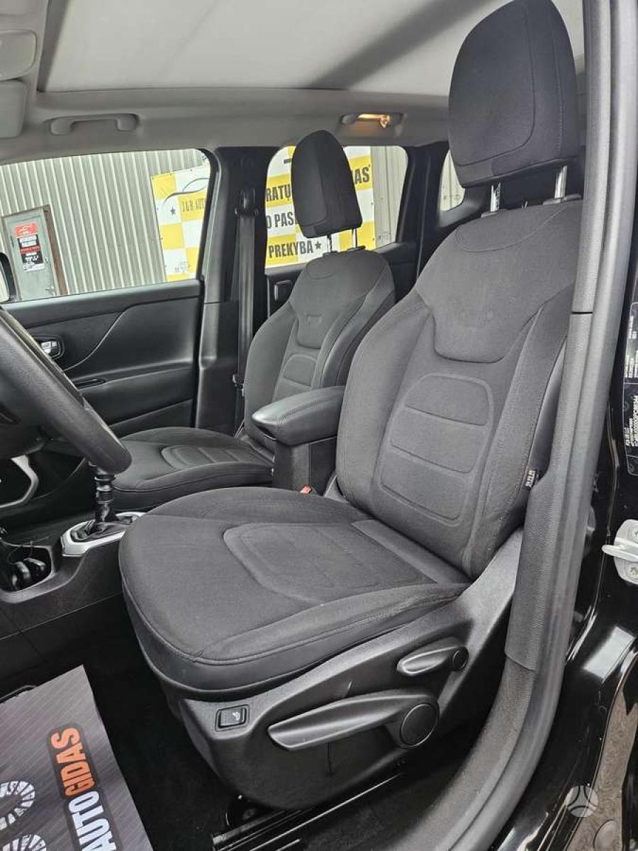 Black Jeep Renegade 2016 in Siauliai, with an engine capacity of 1.60 L and mileage of 252 thousand km for 7450 €, photo 17 on AUTOMOTO.COM.LV