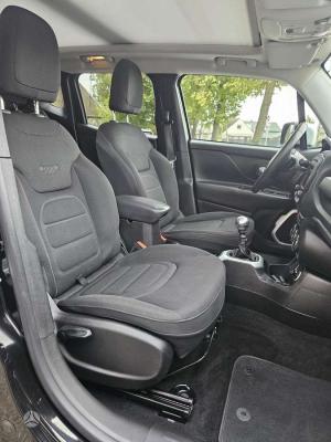 Black Jeep Renegade 2016 in Siauliai, with an engine capacity of 1.60 L and mileage of 252 thousand km for 7450 €, photo 18 on AUTOMOTO.COM.LV